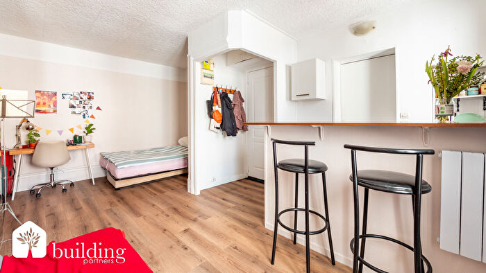 Levallois-Perret, Trézel : Appartement 1 pièce à vendre