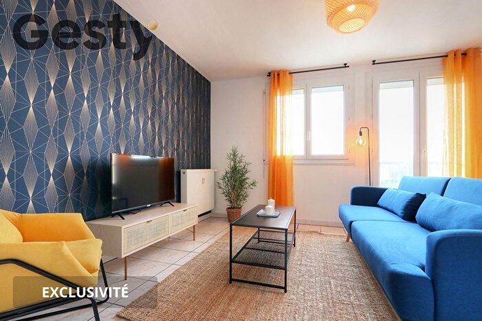 Appartement à louer - Quartiers Sud-Ouest, Bréquigny - 5 pièces - 1 chambre