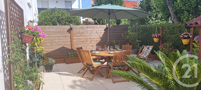 Maison à vendre - Royan, Centre-ville - 7 pièces - 5 chambres