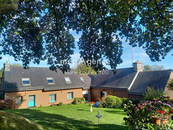 Maison à vendre - Guerlesquin - 7 pièces - 5 chambres