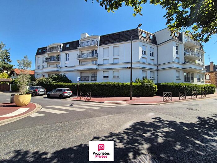 Achères, Centre-ville, Cité de la Barricade : Appartement 2 pièces à vendre
