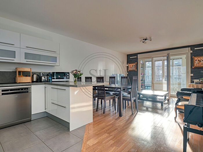 Appartement à vendre - Saint-Cyr-lécole, Hôtel de ville - 3 pièces - 2 chambres