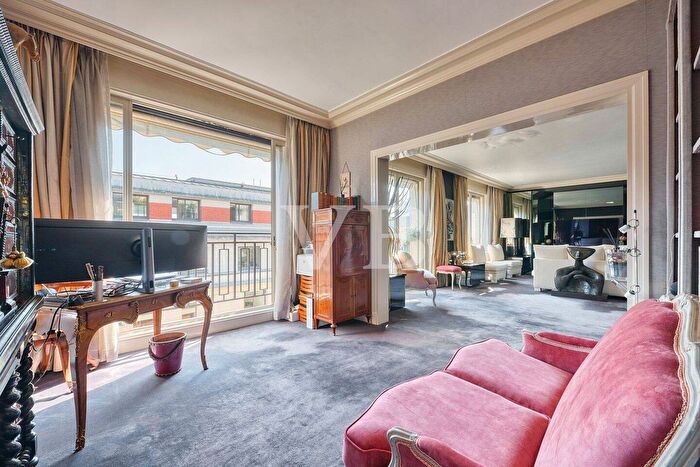 Appartement 5 pièces à Triangle d'Or, Paris 8ème arrondissement, à louer