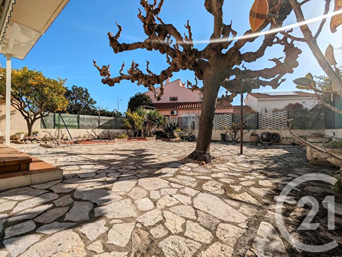 Maisons à vendre et appartements à louer - 1