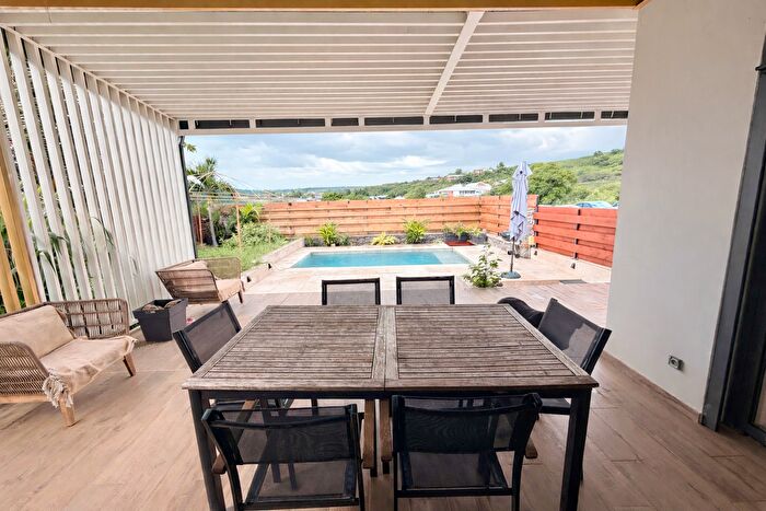 Maison à vendre - Saint-Paul, Saint-Gilles les Bains - 6 pièces - 5 chambres