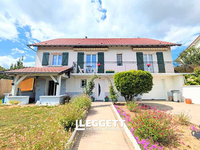 Maison 5 pièces à Saint-Yrieix-la-Perche, à vendre