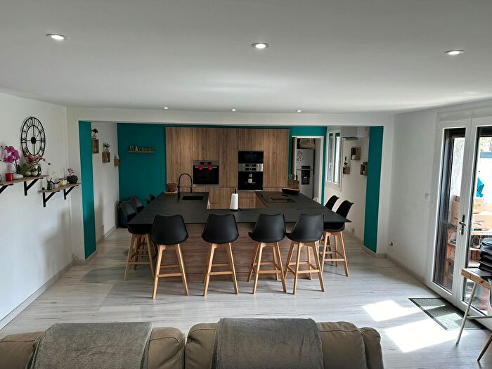 Maison à vendre - Pineuilh - 9 pièces - 5 chambres