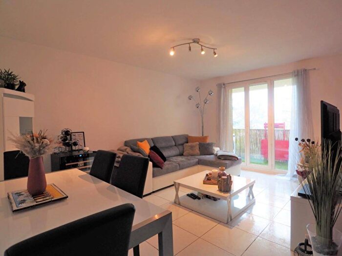 Appartement à louer - Villars-les-Dombes - 2 pièces - 1 chambre