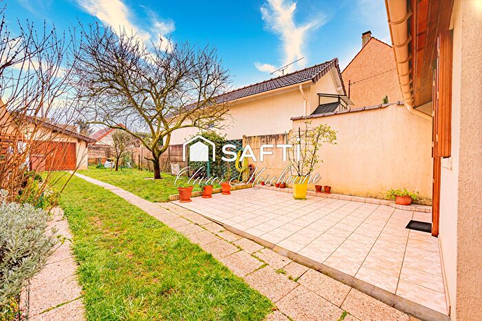 Maison à vendre - Vigneux-sur-Seine, Croix-Blanche - 5 pièces - 3 chambres