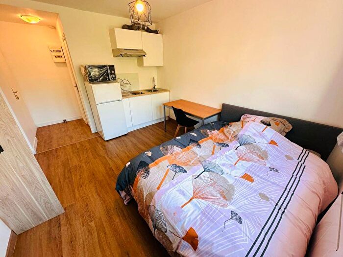 Le Fort, Rosny-sous-Bois - Appartement 1 pièce à louer