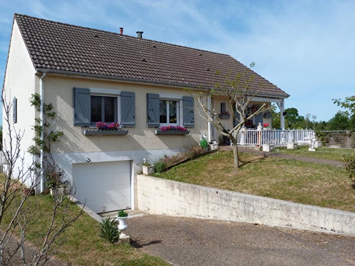 Maison 5 pièces à Saint-Georges-sur-la-Prée, à vendre