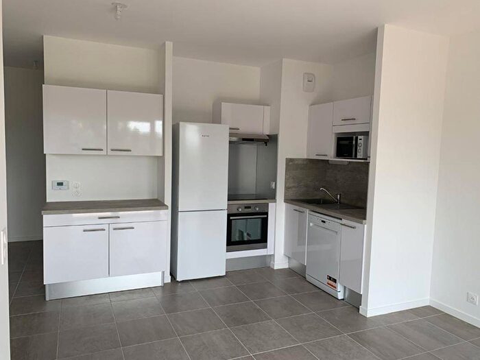 Appartement à louer - Brannes, Gradignan - 3 pièces - 2 chambres