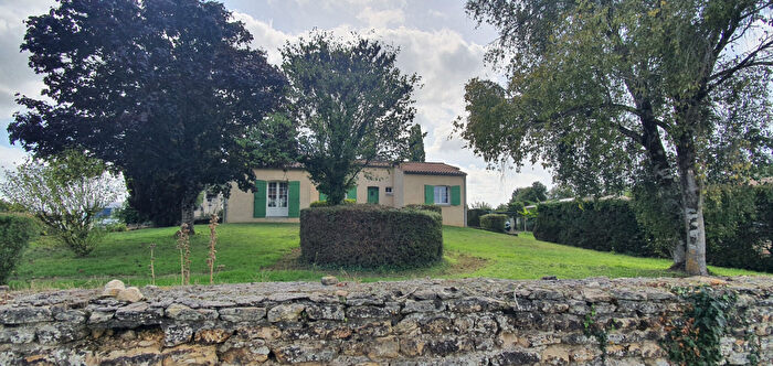 Maison à vendre - Lussant - 7 pièces - 3 chambres