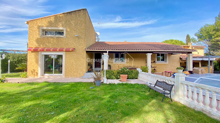 Maison à vendre - Clarensac - 8 pièces - 5 chambres