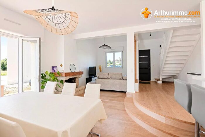 Châteaubourg - Maison 5 pièces à vendre