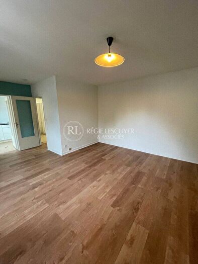 Appartement à louer - Francheville le Bas-Châter - 1 pièce