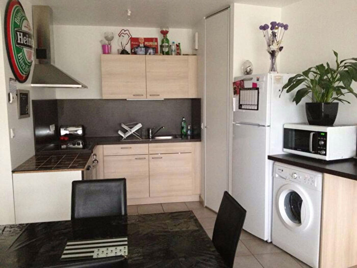 Appartement 2 pièces à Pont-de-Metz, à louer