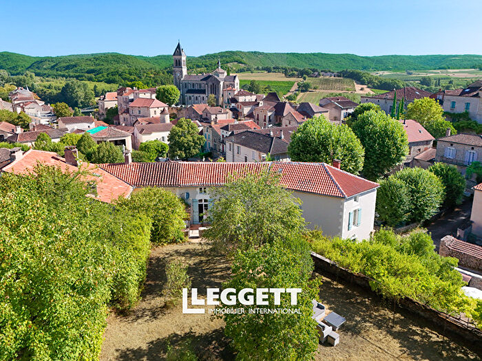 Maison 10 pièces à Albas, à vendre