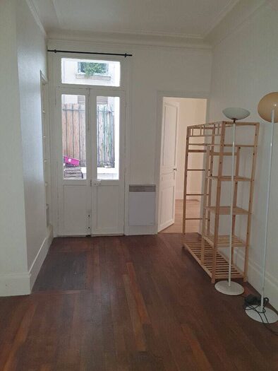 Appartement à louer - Chaillot, Paris ème arrondissement - 3 pièces - 2 chambres