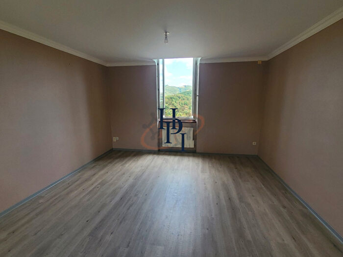 Appartement 3 pièces à Calmels-et-le-Viala, à louer