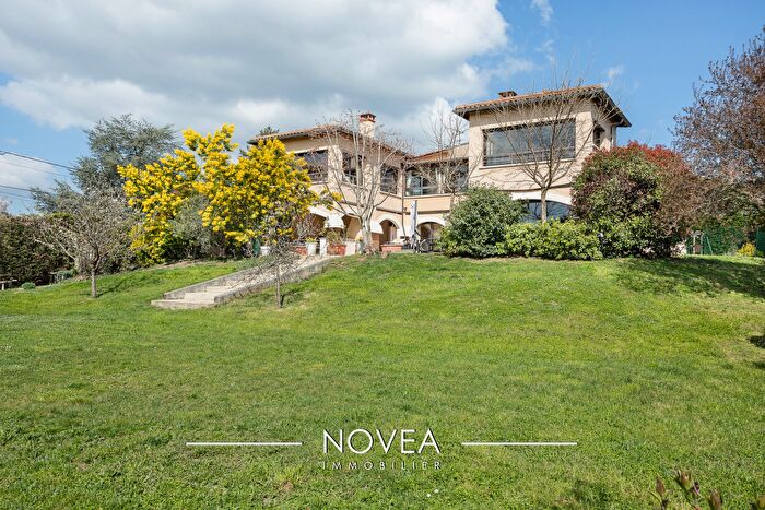 Maison à vendre - Grézieu-la-Varenne - 10 pièces - 6 chambres