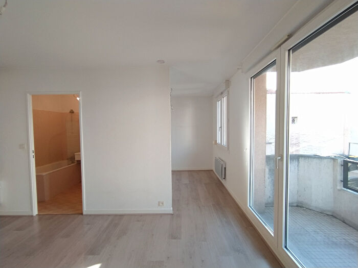 Appartement à louer - Clermont-Ferrand, Vallières, Sallins, Poncillon - 2 pièces - 1 chambre