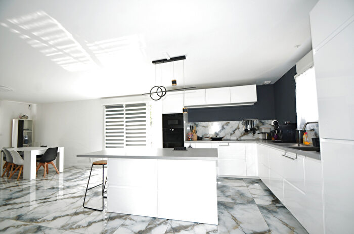 Maison à vendre - Thann - 6 pièces - 4 chambres