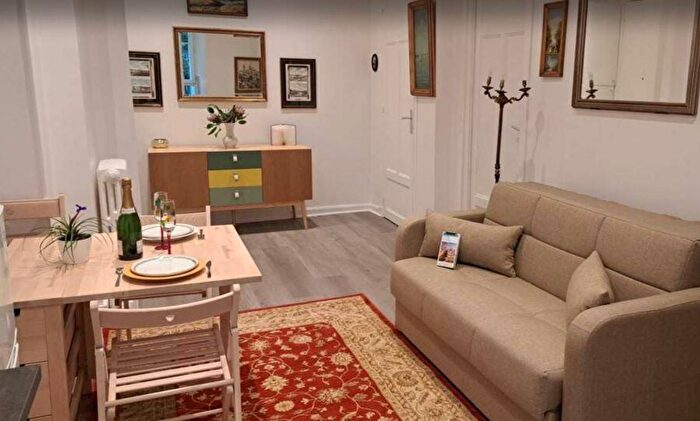 Appartement à louer - Champerret-Berthier, Paris ème arrondissement - 3 pièces - 2 chambres