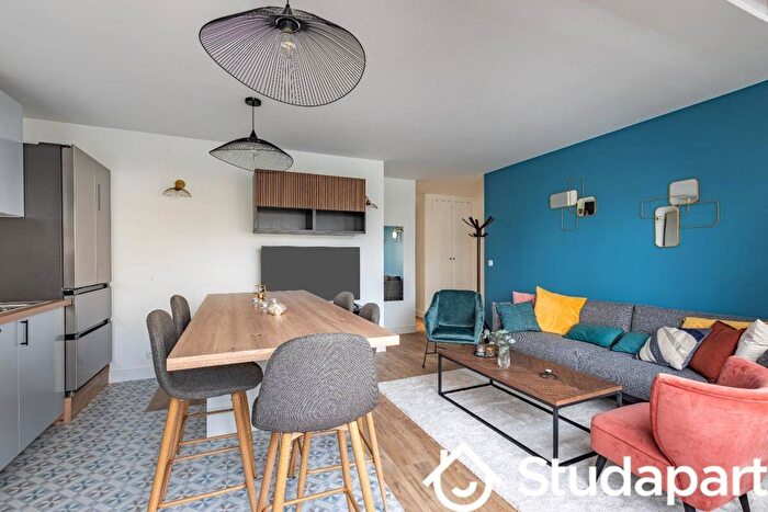 Avenue Nationale, Massy : Appartement 1 pièce à louer