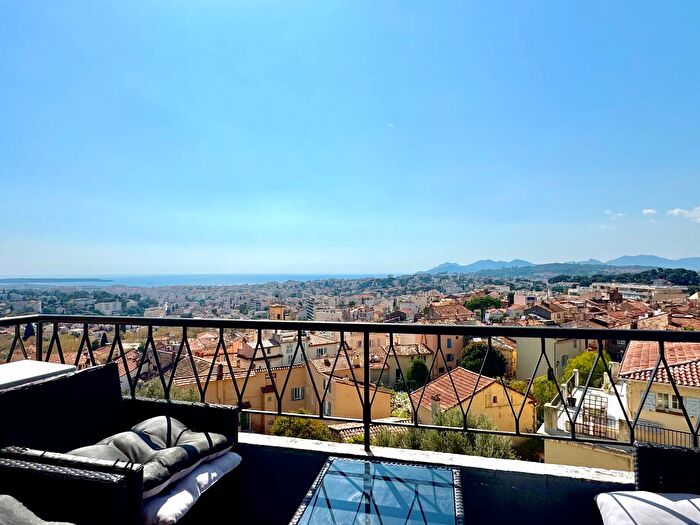 Appartement à vendre - Le Cannet, Centre-ville - 2 pièces - 1 chambre