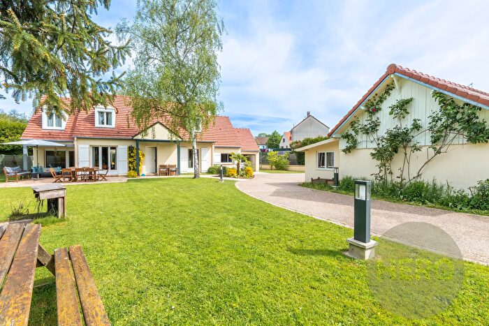 Maison 8 pièces à Clairefontaine-en-Yvelines, à vendre