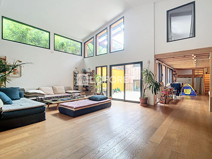 Maison à vendre - Les Lilas, Bruyères, Chassagnolle - 6 pièces - 5 chambres