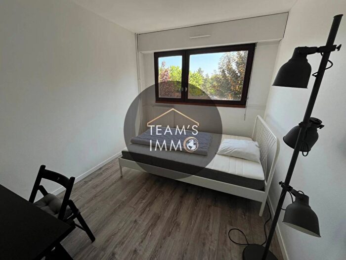 Appartement à louer - Guyancourt - 5 pièces - 4 chambres