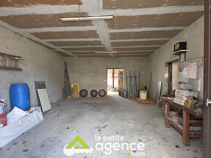 Maison à vendre - Dun-sur-Auron - 5 pièces - 2 chambres