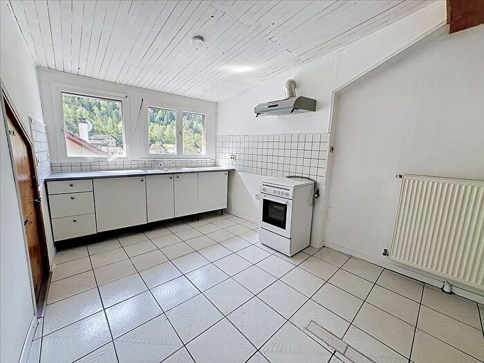 Cluses, Centre-ville : Appartement 4 pièces à louer
