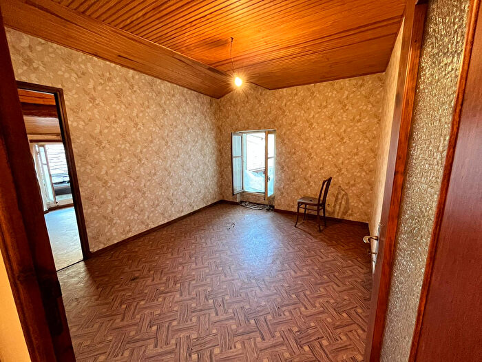 Maison à vendre - La Brigue - 4 pièces - 3 chambres