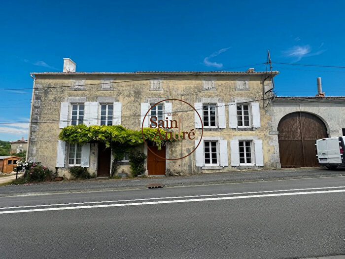 Maison 6 pièces à vendre à Rouillac