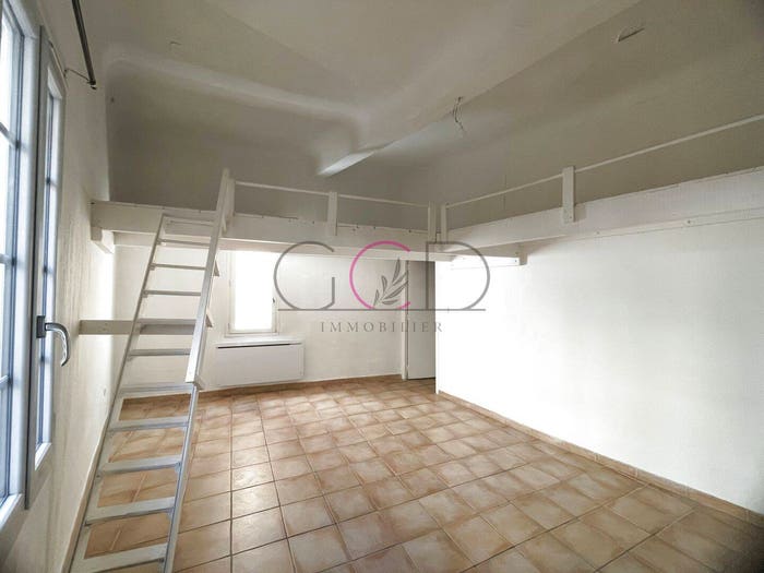 Centre Ville, Aix-en-Provence : Appartement 2 pièces à louer
