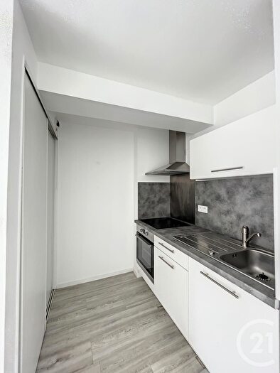 Appartement à louer - Riom, Centre-ville - 2 pièces - 1 chambre