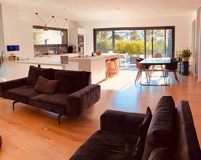 Maison à vendre - Villeneuve-de-la-Raho - 5 pièces - 4 chambres