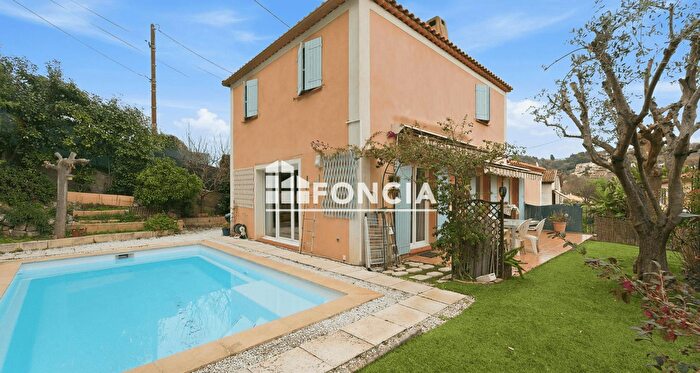 Maison à vendre - Cagnes-sur-Mer, Les Canebiers - 5 pièces - 4 chambres