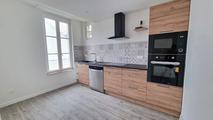 Appartement à louer - Sainte-Savine - 4 pièces - 3 chambres