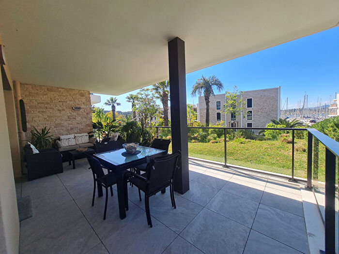 Appartement 4 pièces à Saint-Mandrier-sur-Mer, à vendre