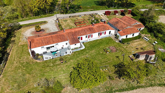 Maison à vendre - Châteauneuf - 7 pièces - 4 chambres