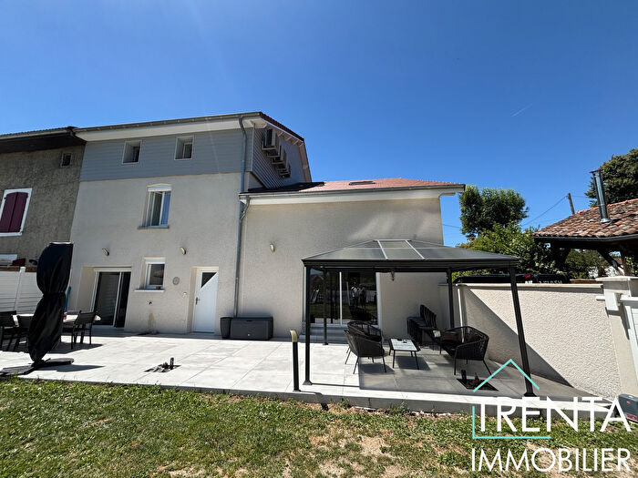 Maison 6 pièces à Charnècles, à vendre