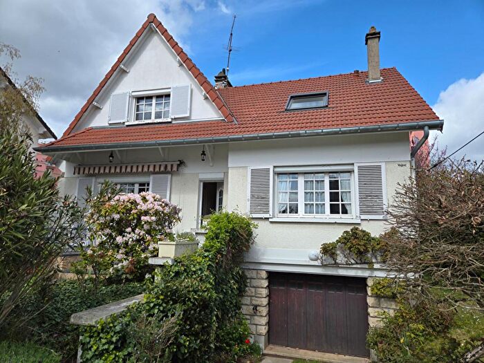 Maison 8 pièces à Sainte-Geneviève-des-Bois, Liers, Croix Blanche, à vendre