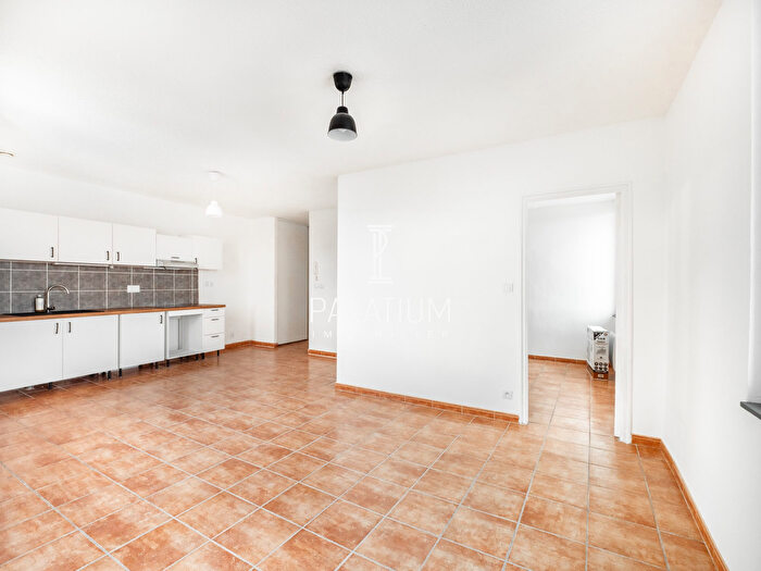 Appartement à vendre - Sainte-Tulle - 3 pièces - 2 chambres