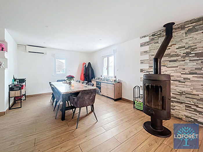 Maison à vendre - Ferrière-la-Grande - 7 pièces - 6 chambres