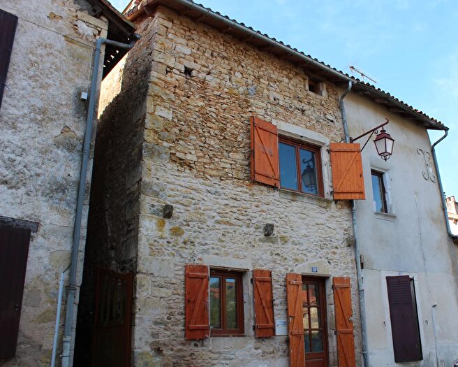 Maison à vendre - Charroux - 4 pièces - 2 chambres