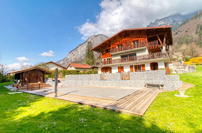 Maison à vendre - Magland - 9 pièces - 6 chambres